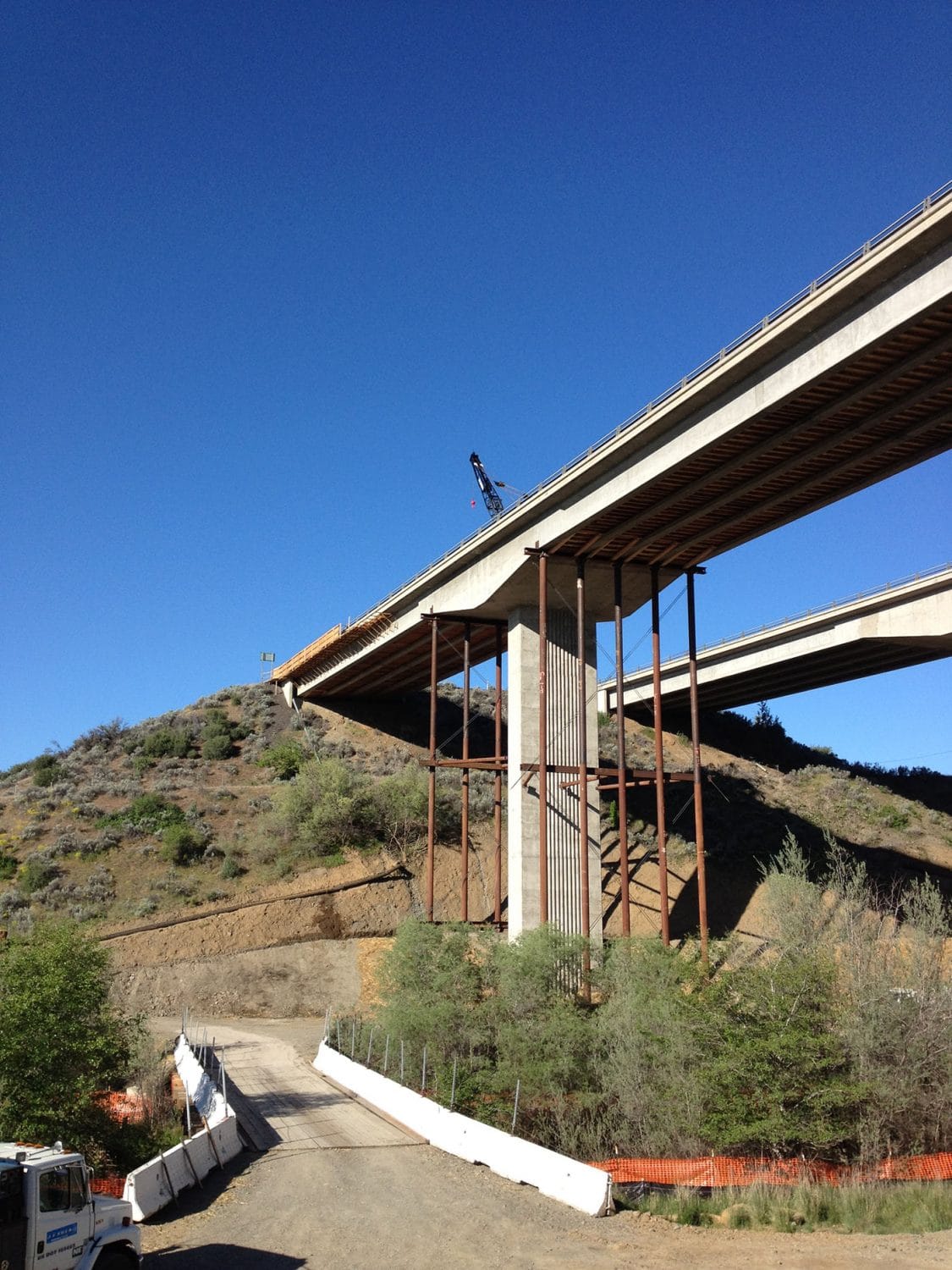 I-5 Bridge Support System - CH Bull Jacking Solutions