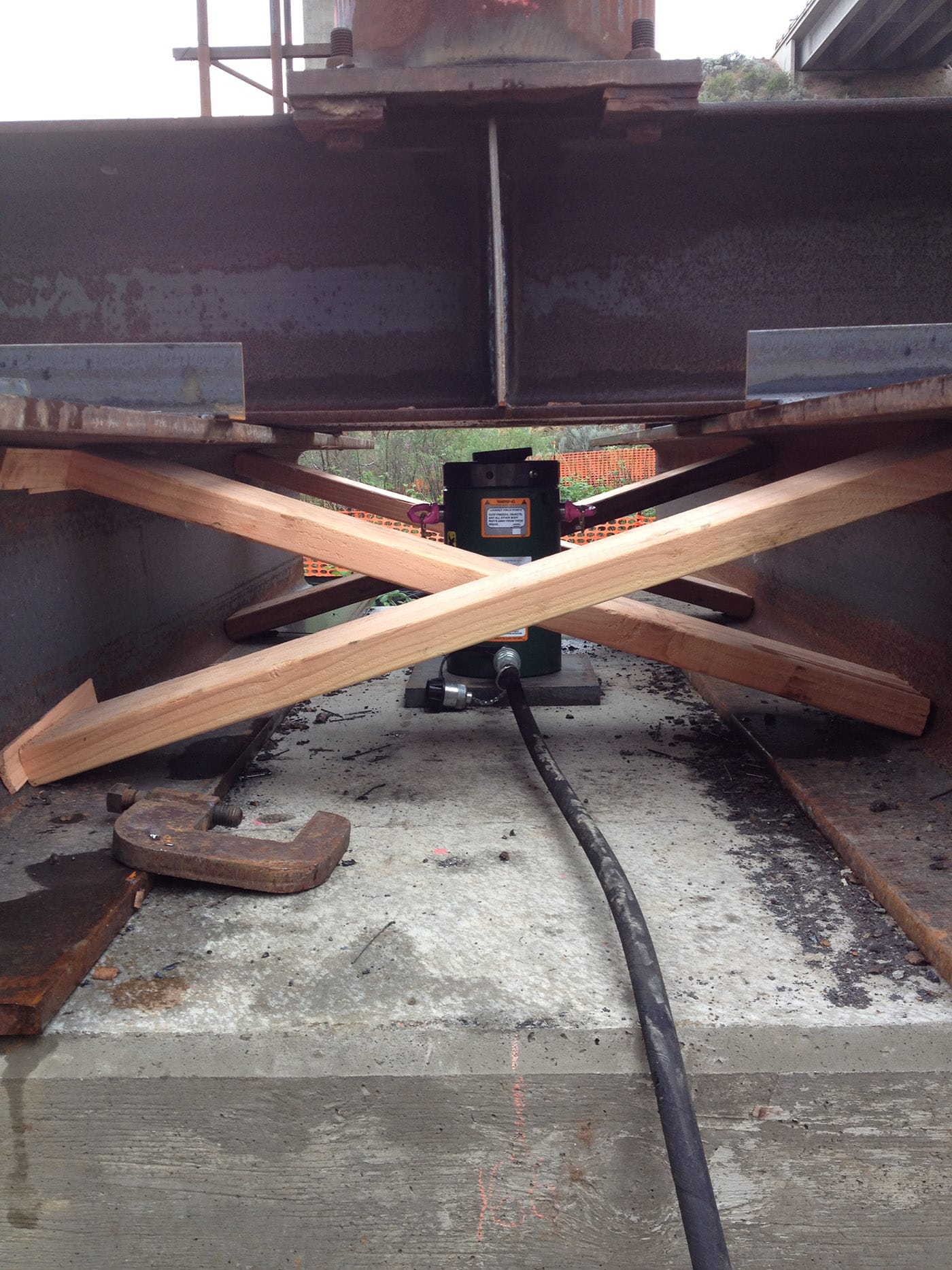 I-5 Bridge Support System - CH Bull Jacking Solutions