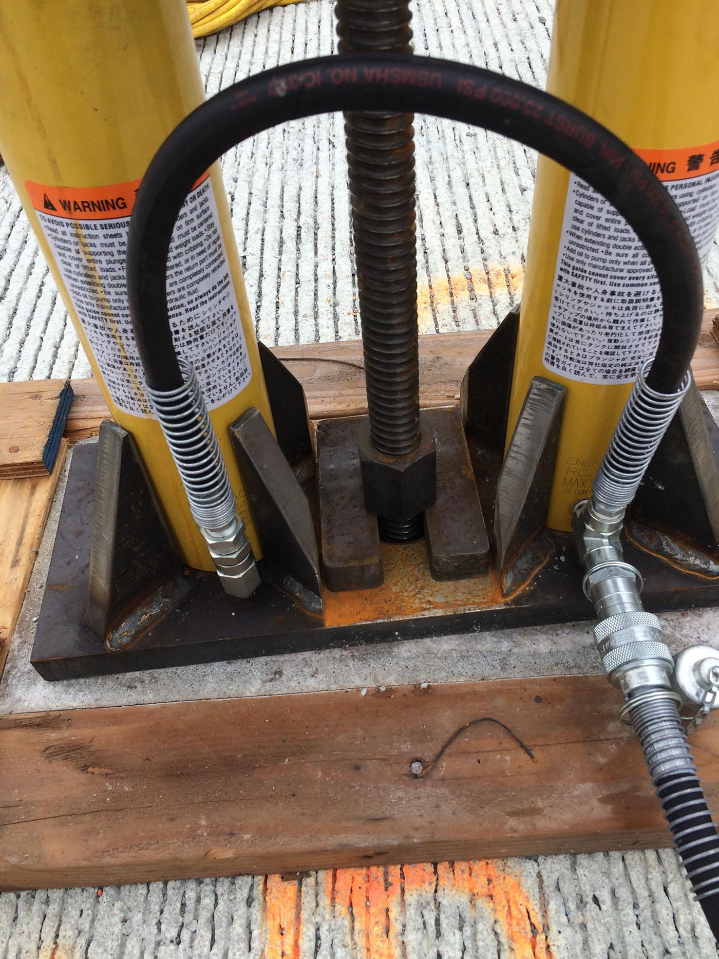 Transbay Terminal Form Lowering System - CH Bull Jacking Solutions